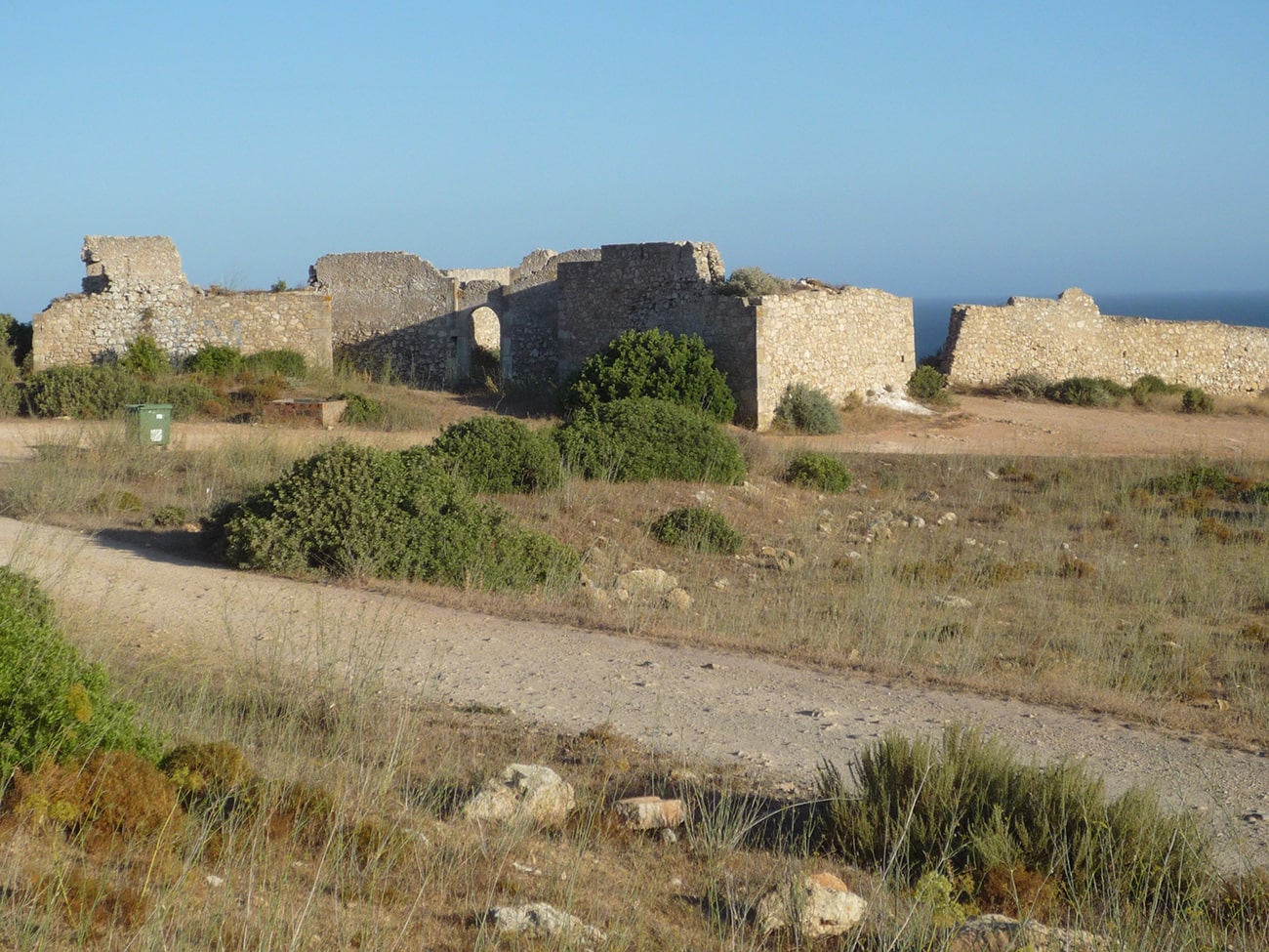 Forte de Almádena: Um Espaço Histórico na Costa Alentejana - Blogue ...